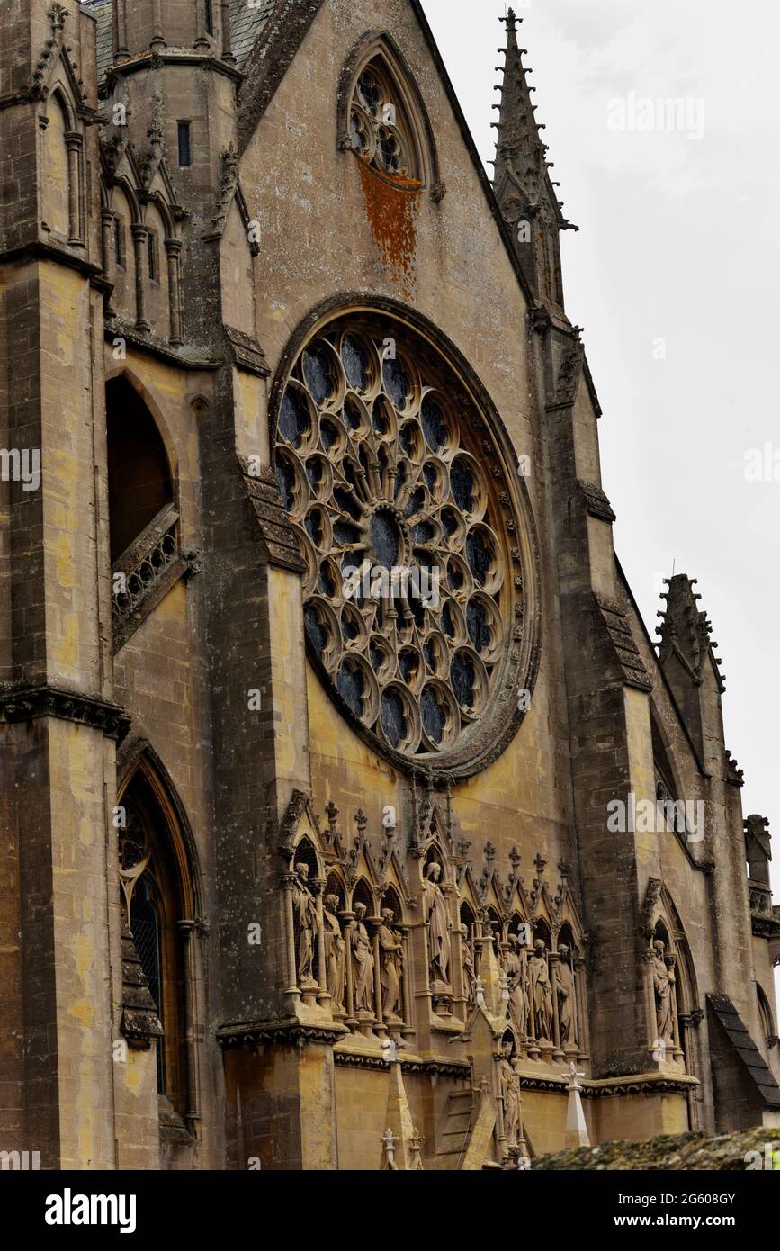 West rose window hi-res stock photography and images - Alamy