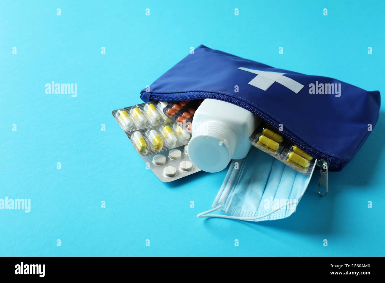 First aid box blue hi-res stock photography and images - Alamy
