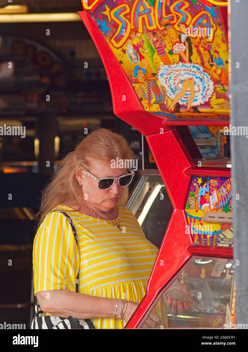 Change machines hi-res stock photography and images - Alamy