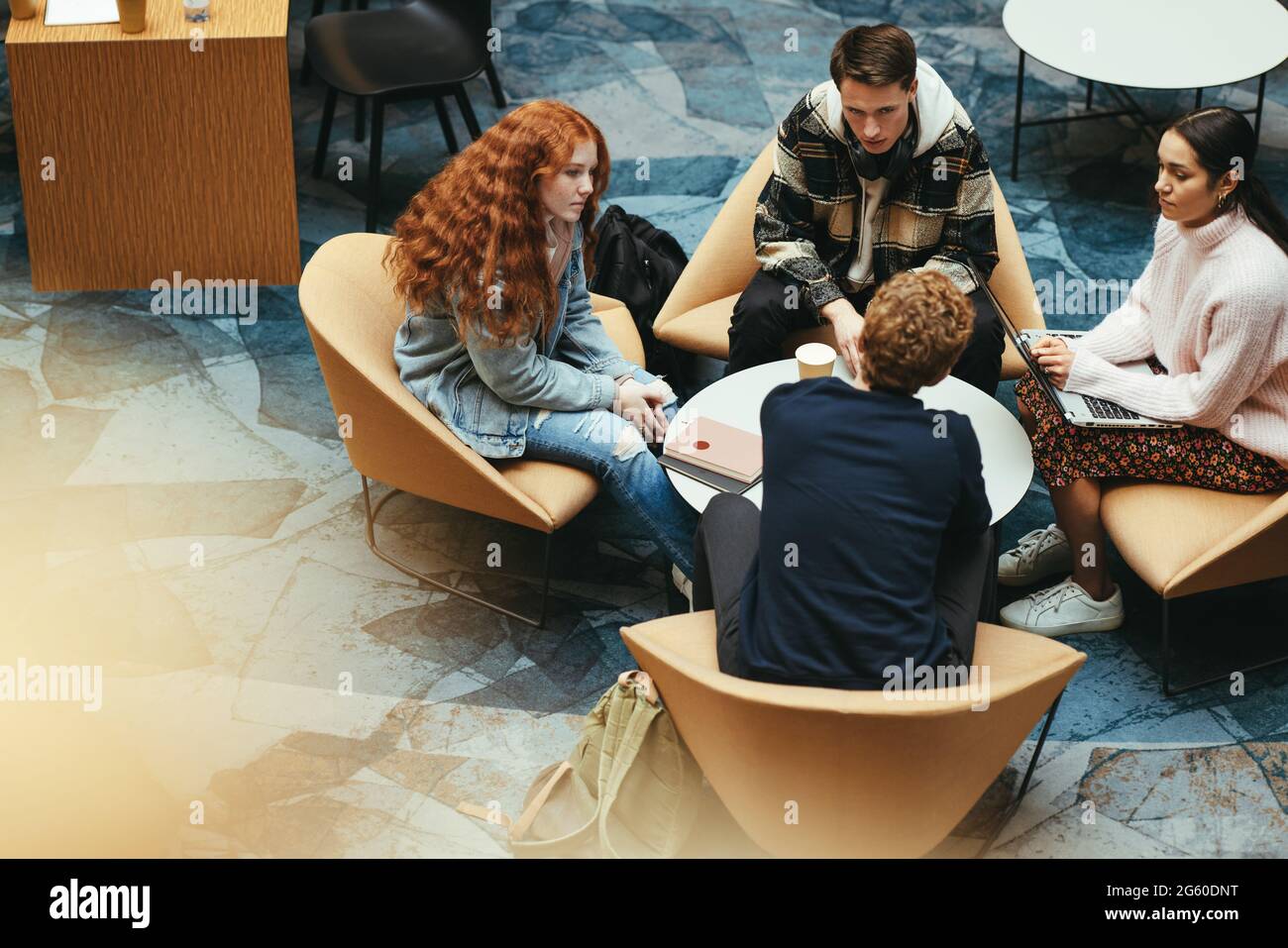 Diverse school group hi-res stock photography and images - Alamy
