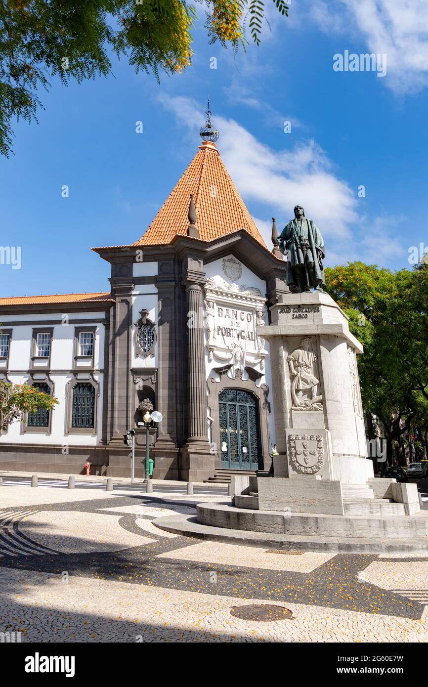 Bank of Portugal and Joao Goncalves Zarco statue, Funchal, Madeira ...
