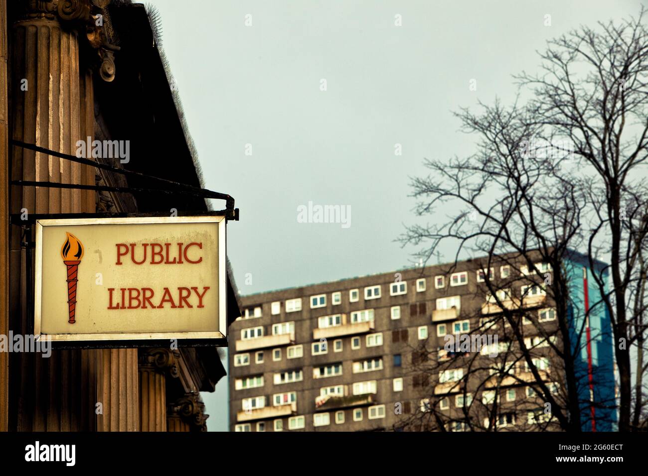 Public library sign hi-res stock photography and images - Alamy