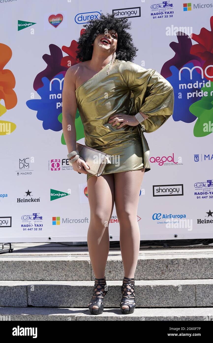 Vedette Davis attends MADO opening speech photocall. in Madrid, Spain ...