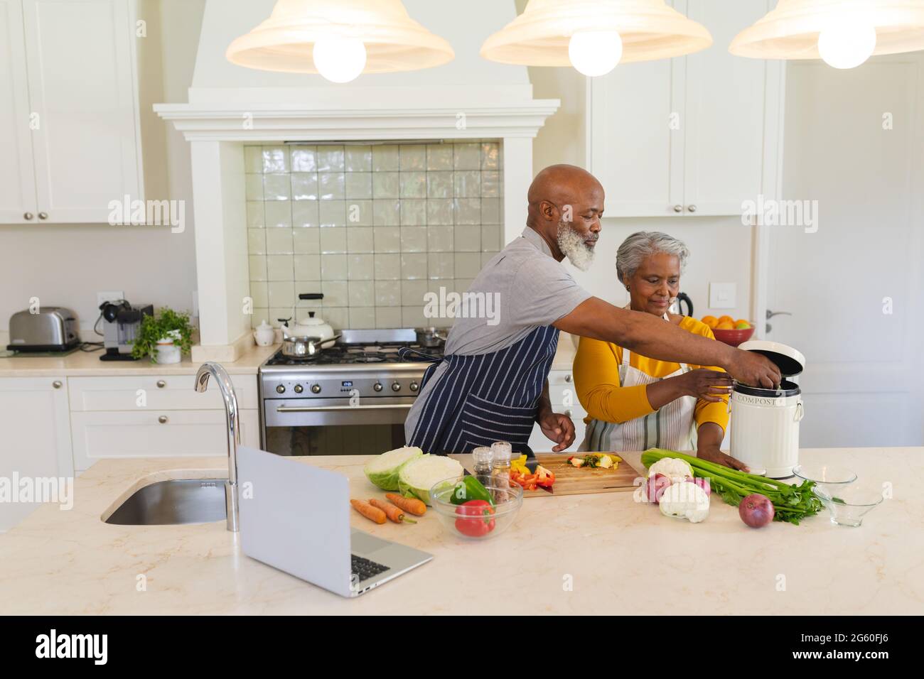 African american couple cooking kitchen hi-res stock photography and ...