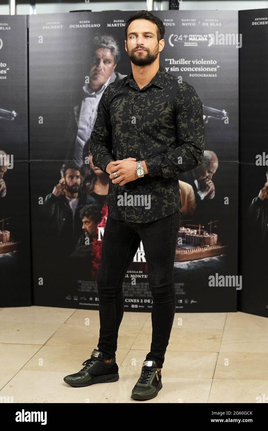 Spanish actor Jesus Castro attends 'Hombre Muerto No Sabe Vivir ...