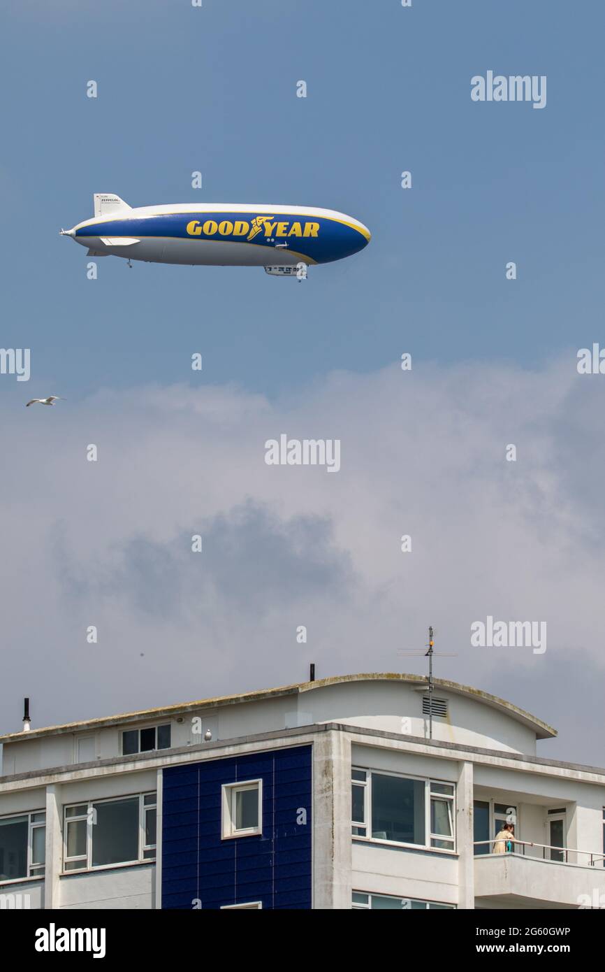 The goodyear airship hi-res stock photography and images - Alamy