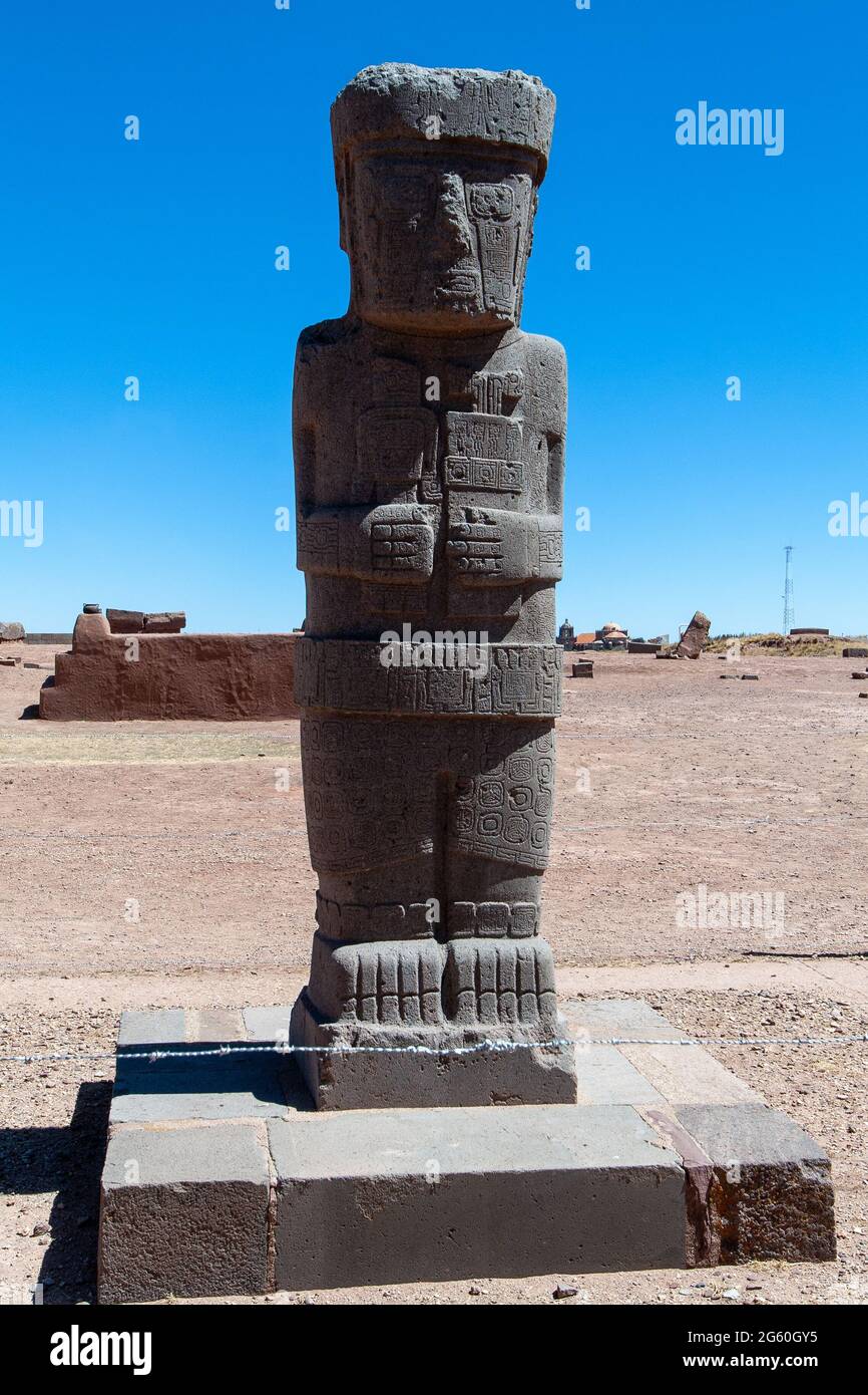 Tiwanaku culture statue hi-res stock photography and images - Alamy