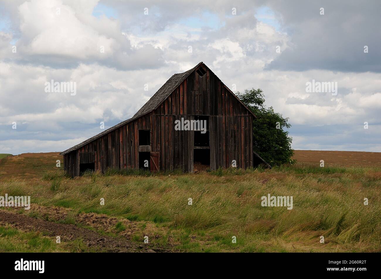 southwick/Nez Perce County/Idaho/USA. 23.June 2018.-Old barns and cars ...