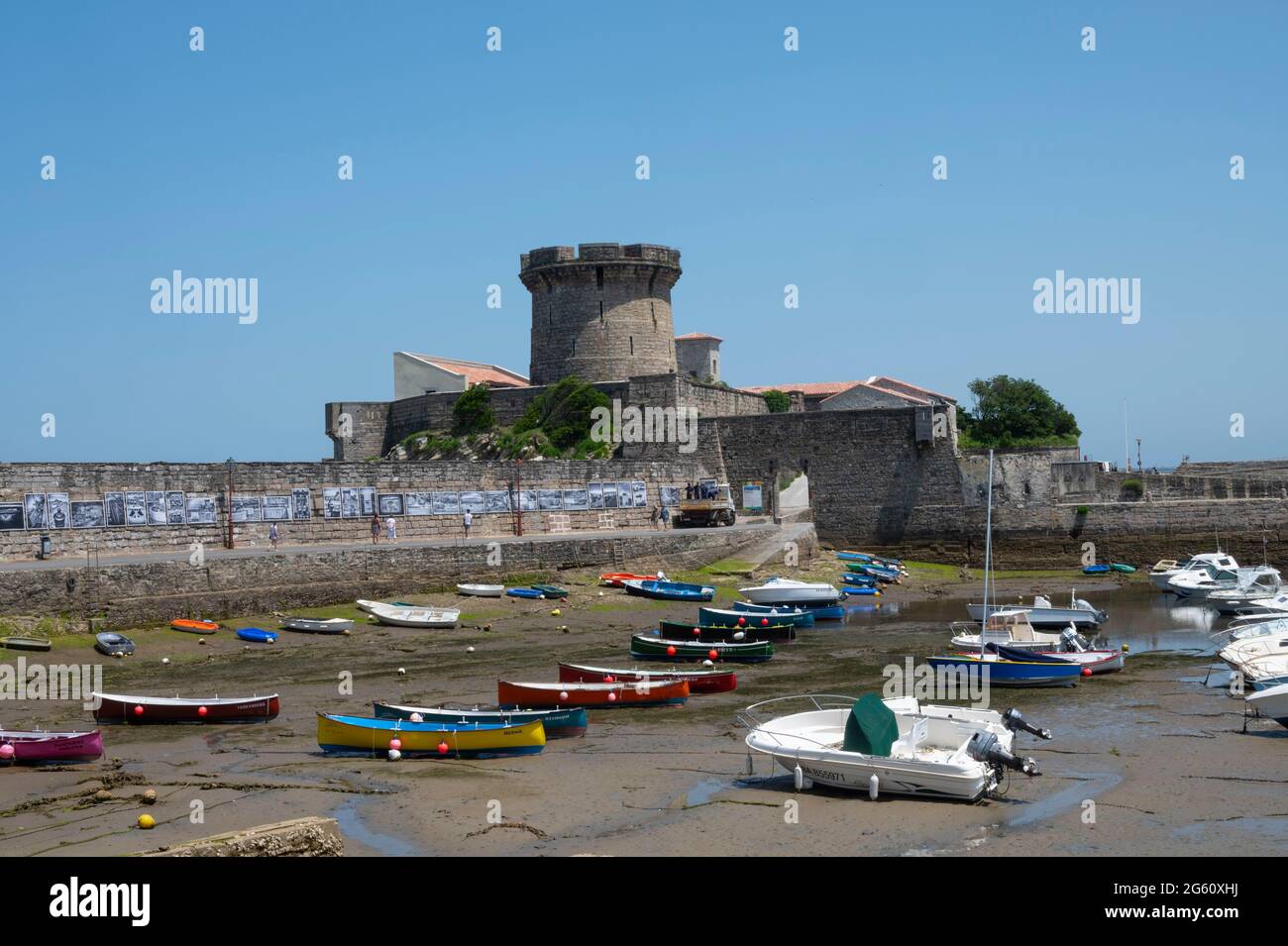 France, Pyrénées-Atlantiques (64), Pays Basque, Ciboure, the port and ...