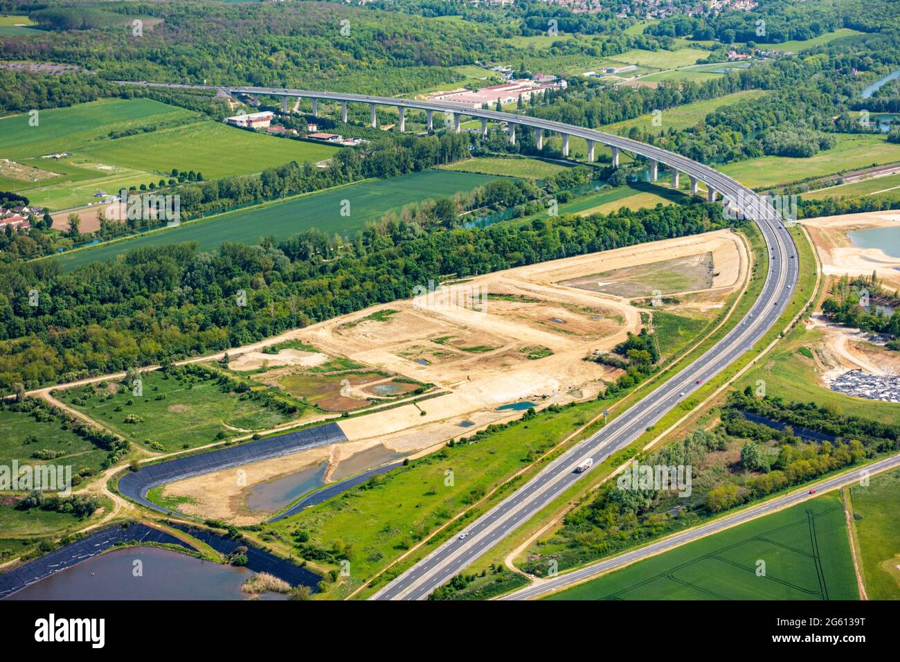 River marne bridge hi-res stock photography and images - Alamy