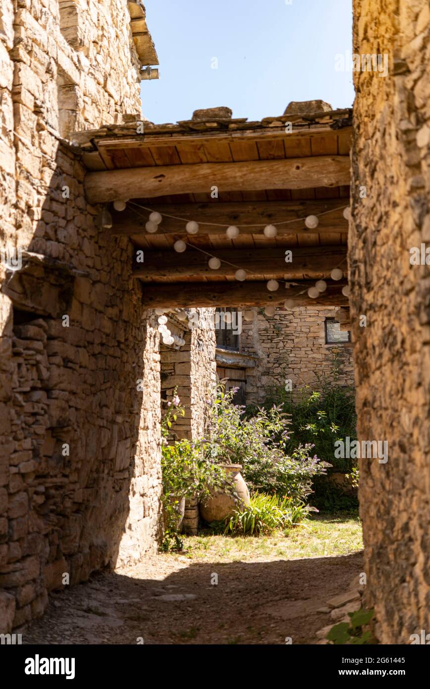 France, Alpes de Haute Provence, land of Forcalquier, Revest-Saint ...