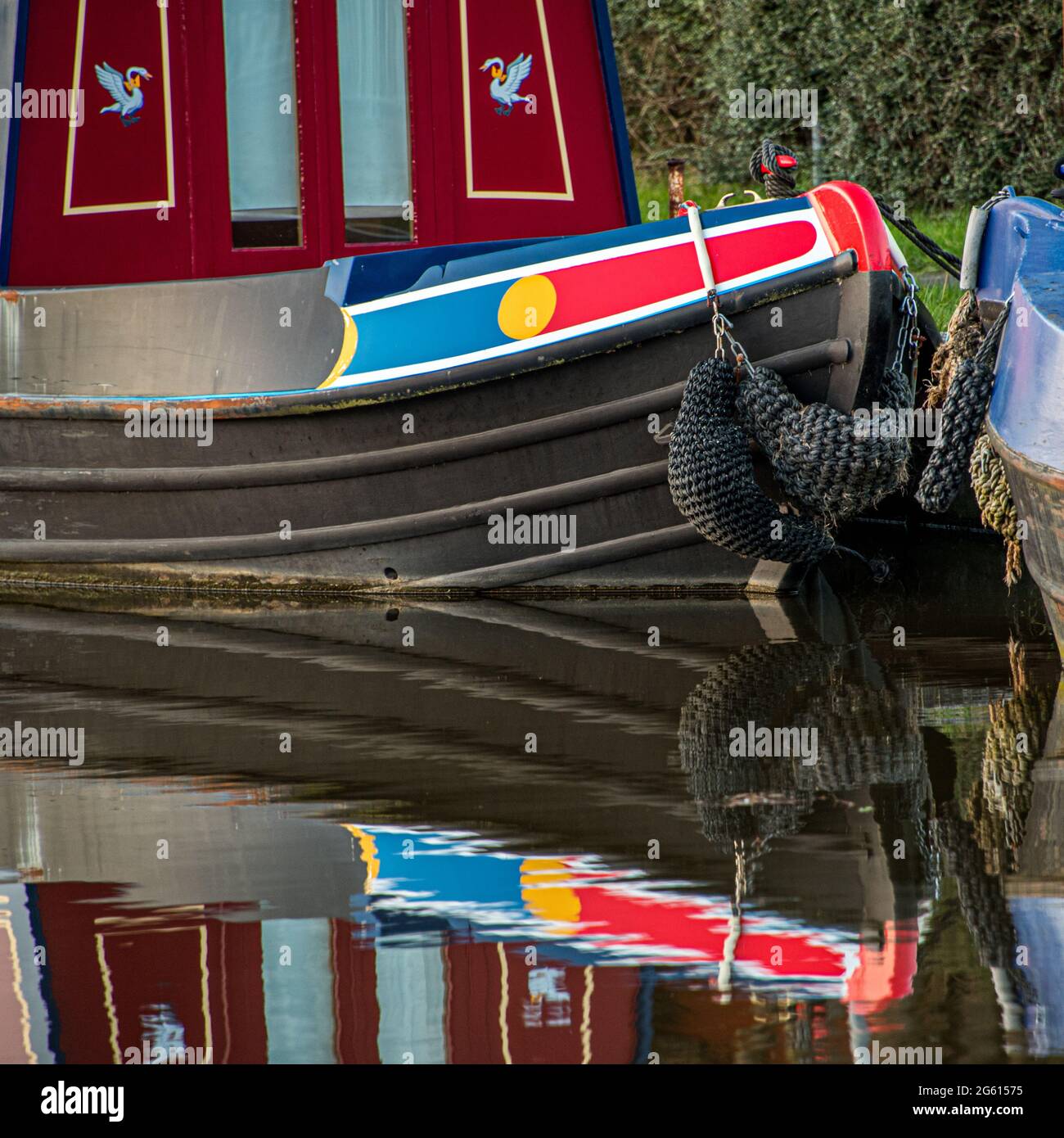 Narrowboat canal colourful hi-res stock photography and images - Alamy