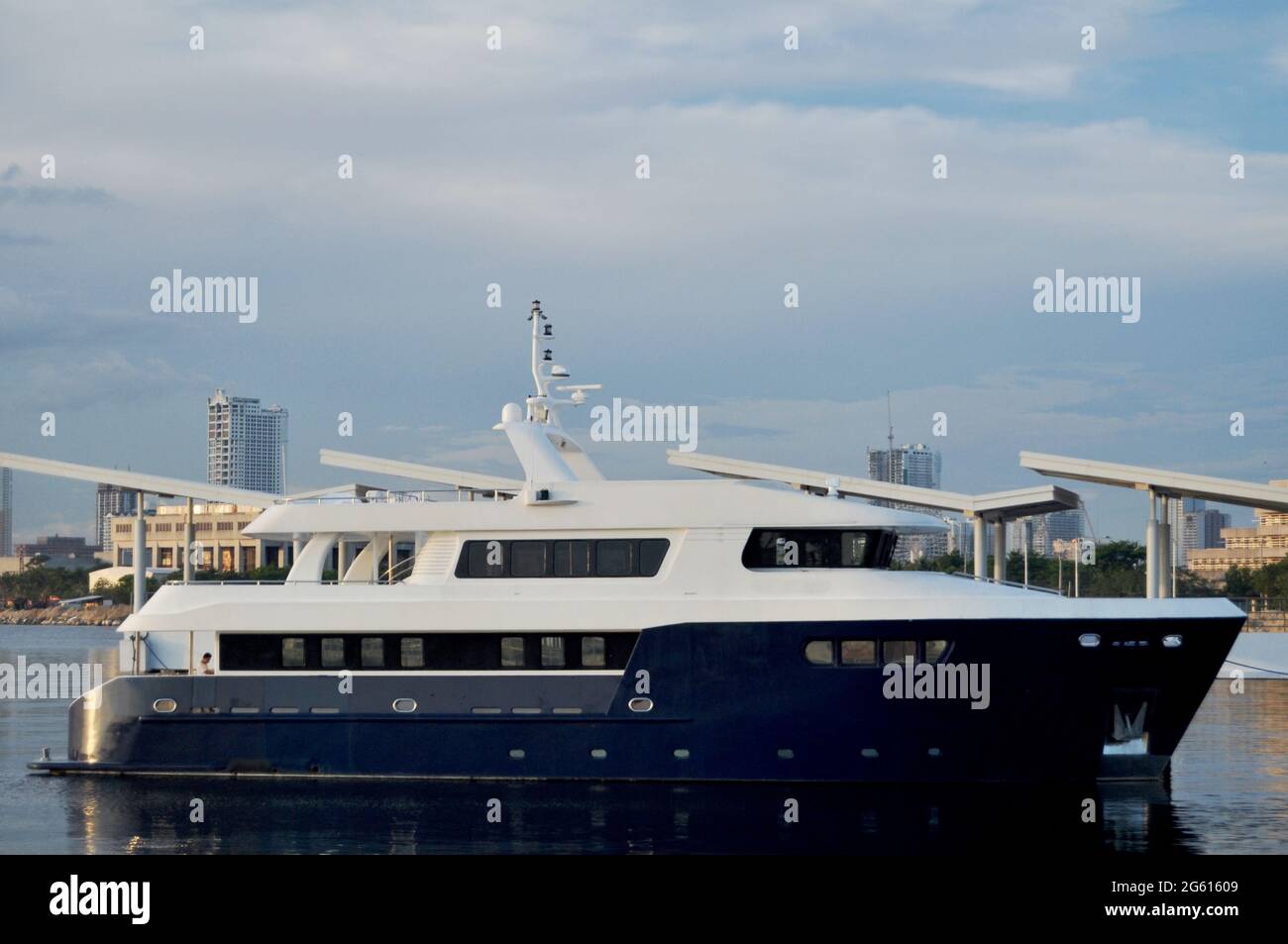 Manila cruise port hi-res stock photography and images - Alamy