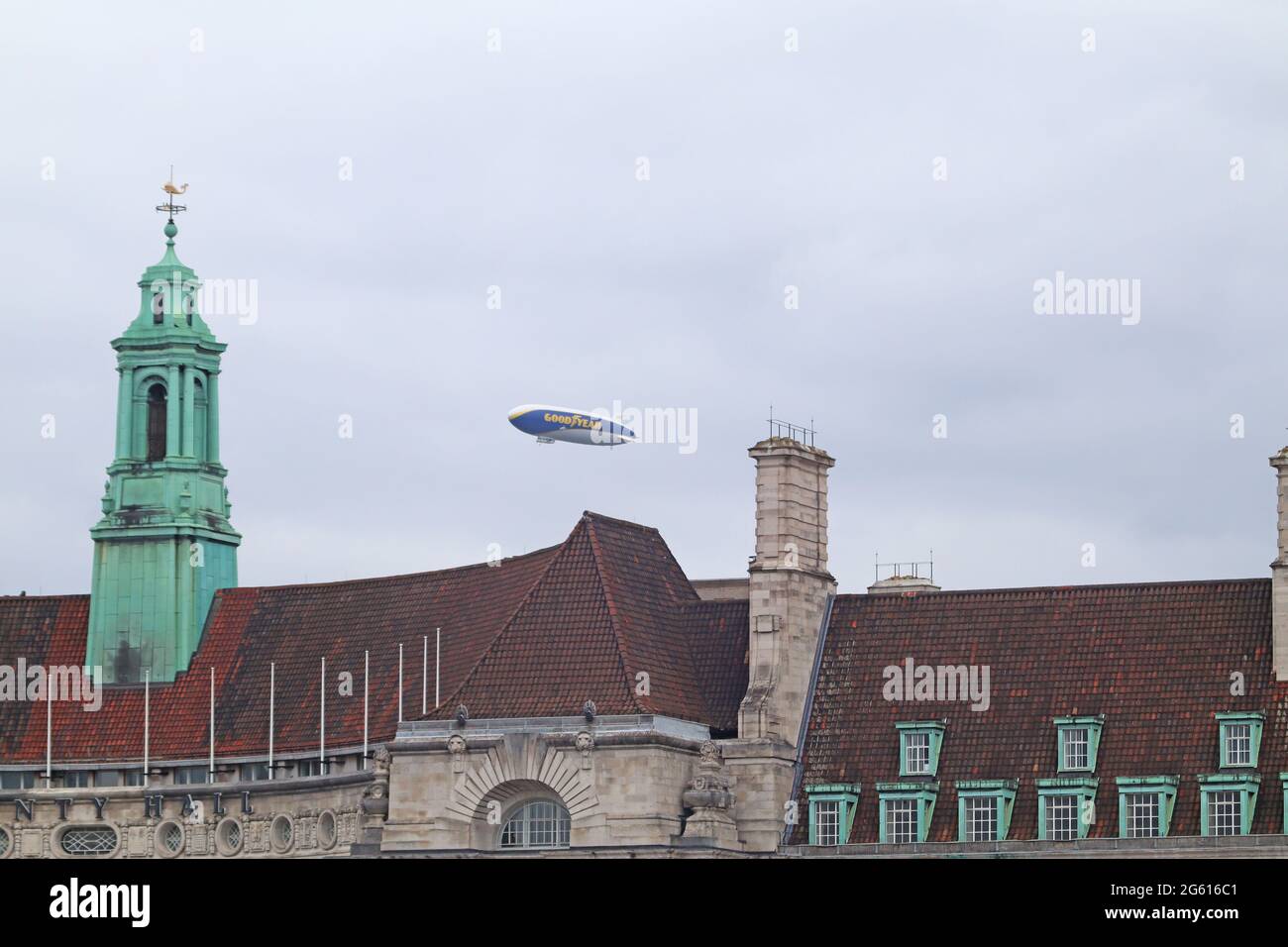 Non Exclusive: Goodyear Airship Blimp, Zeppelin LZ N07-101 D-LZFN ...