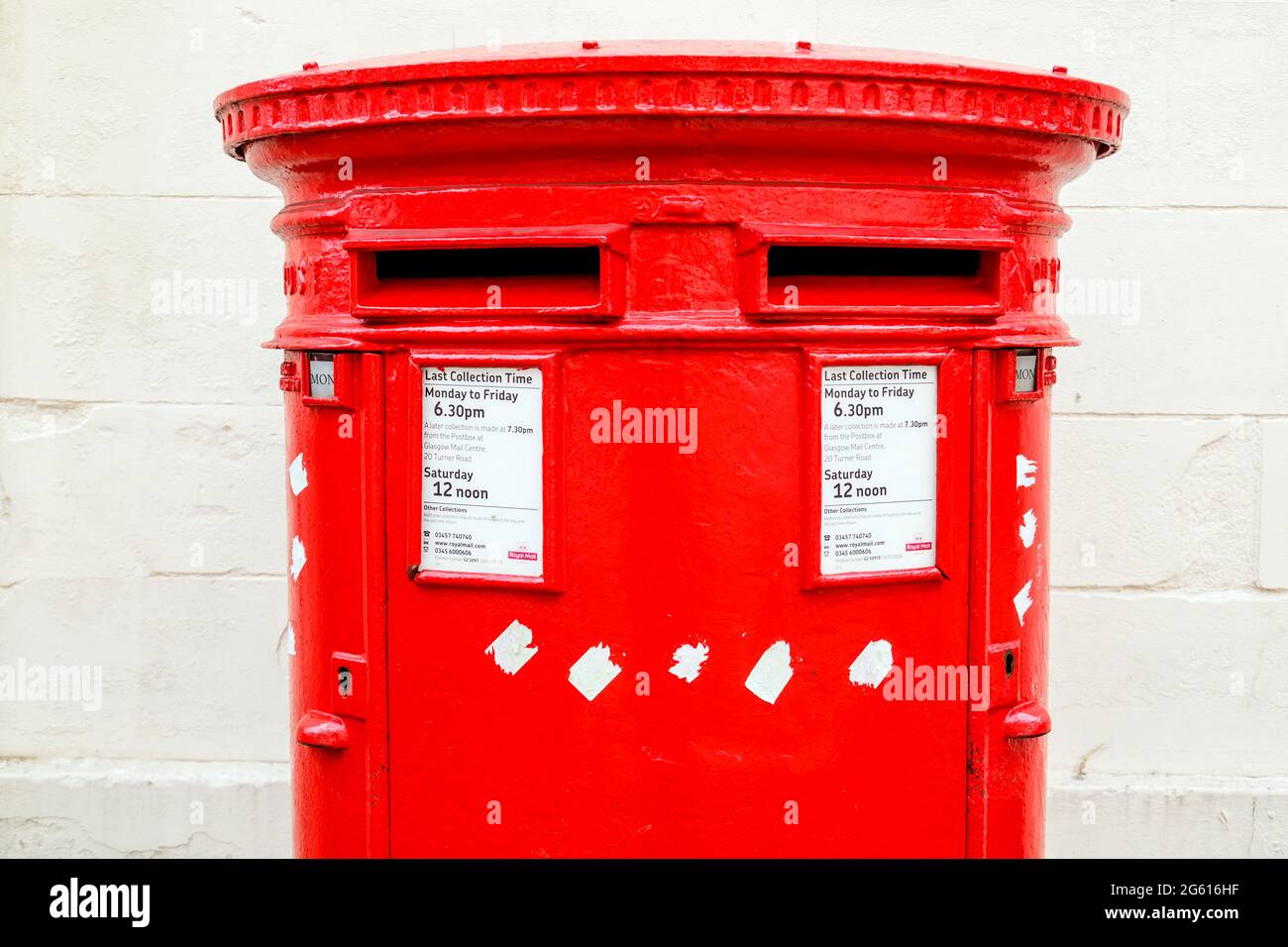 Royal mail post boxes hi-res stock photography and images - Alamy