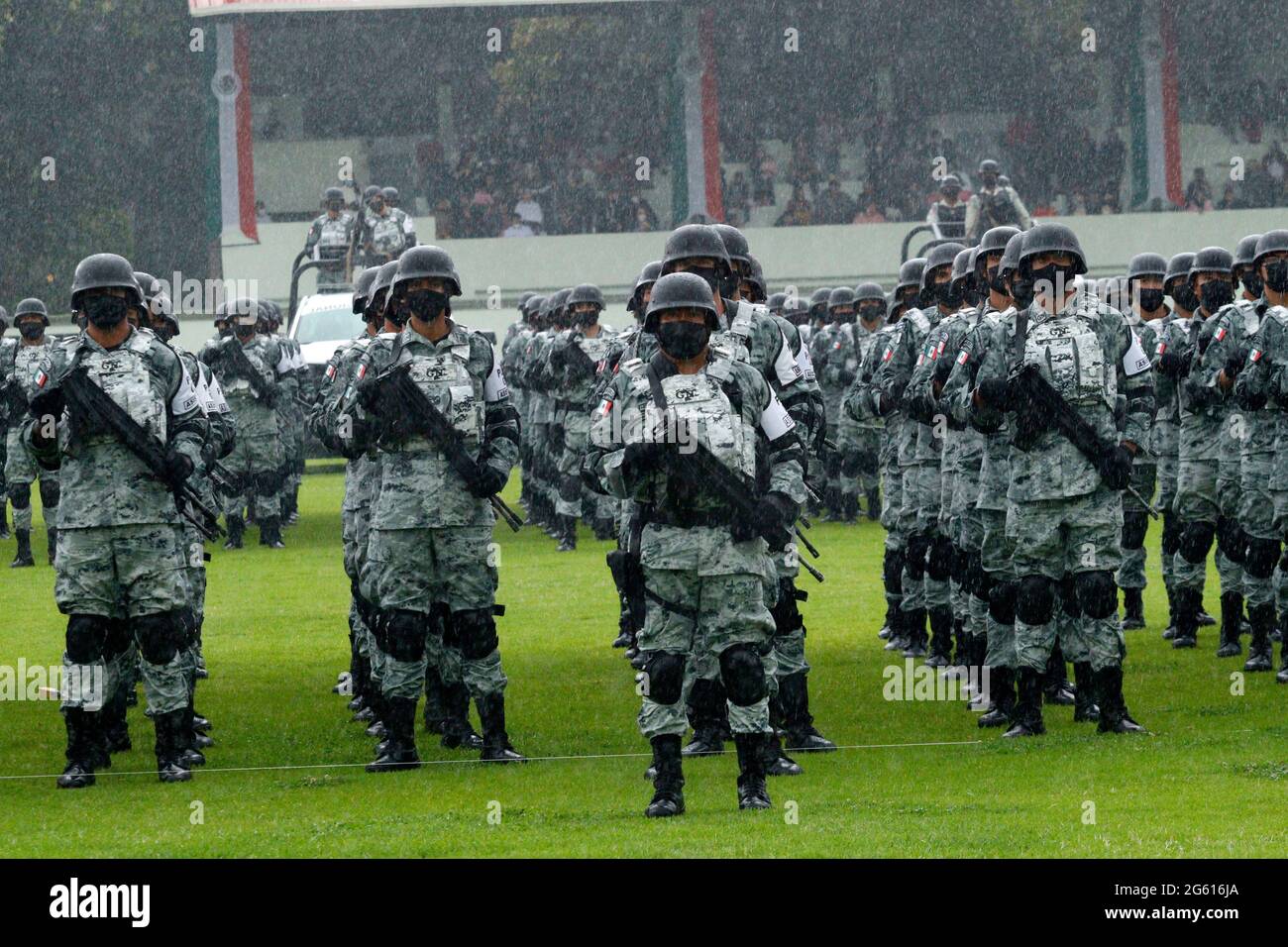 Mexican army in ceremony hi-res stock photography and images - Alamy