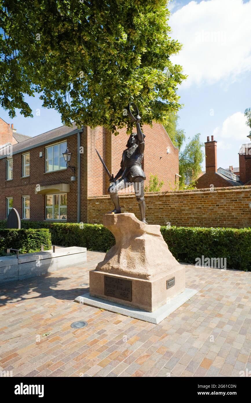 Statue of King Richard III the last king of England to be killed in ...