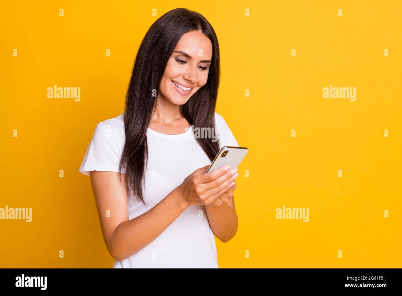 Photo portrait of female student texting sms using app isolated on ...