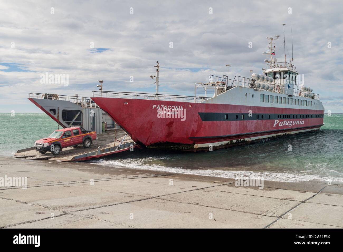Strait of magellan boat hi-res stock photography and images - Alamy