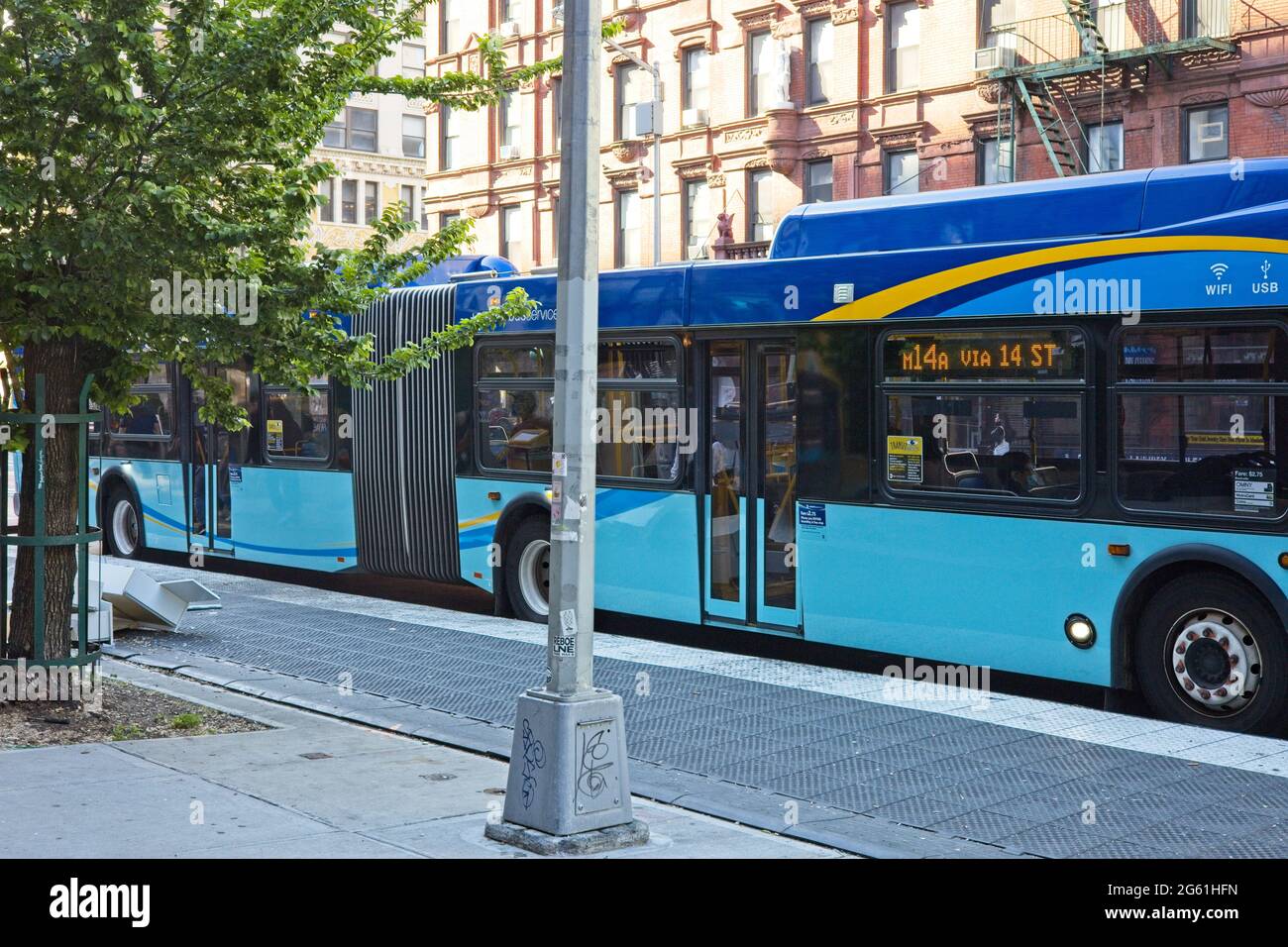 Articulated bus hi-res stock photography and images - Alamy