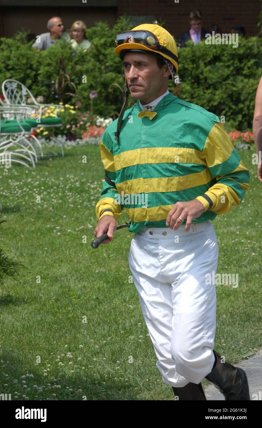 Retired jockey hi-res stock photography and images - Alamy