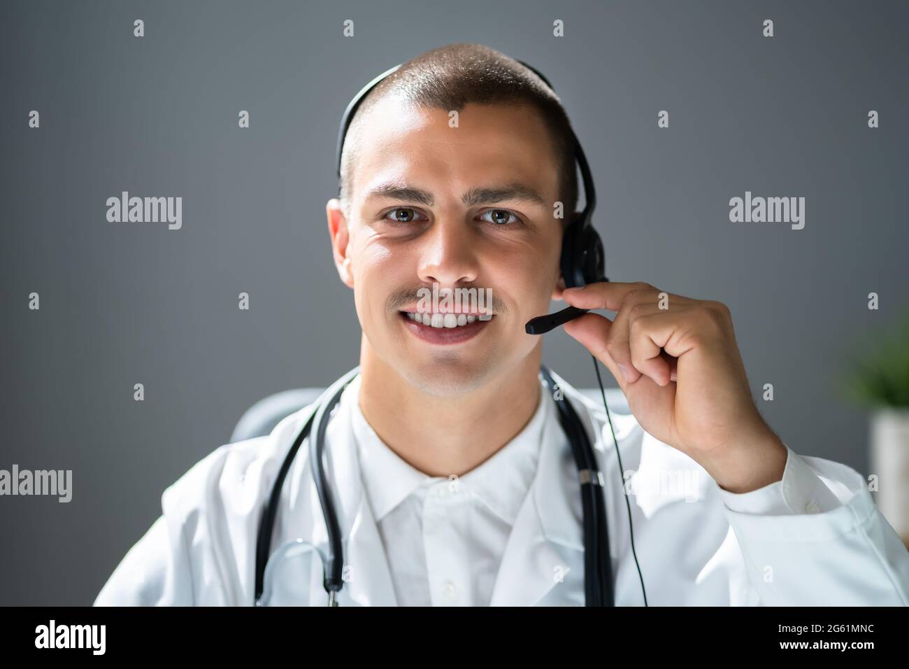 Video conference call hi-res stock photography and images - Alamy