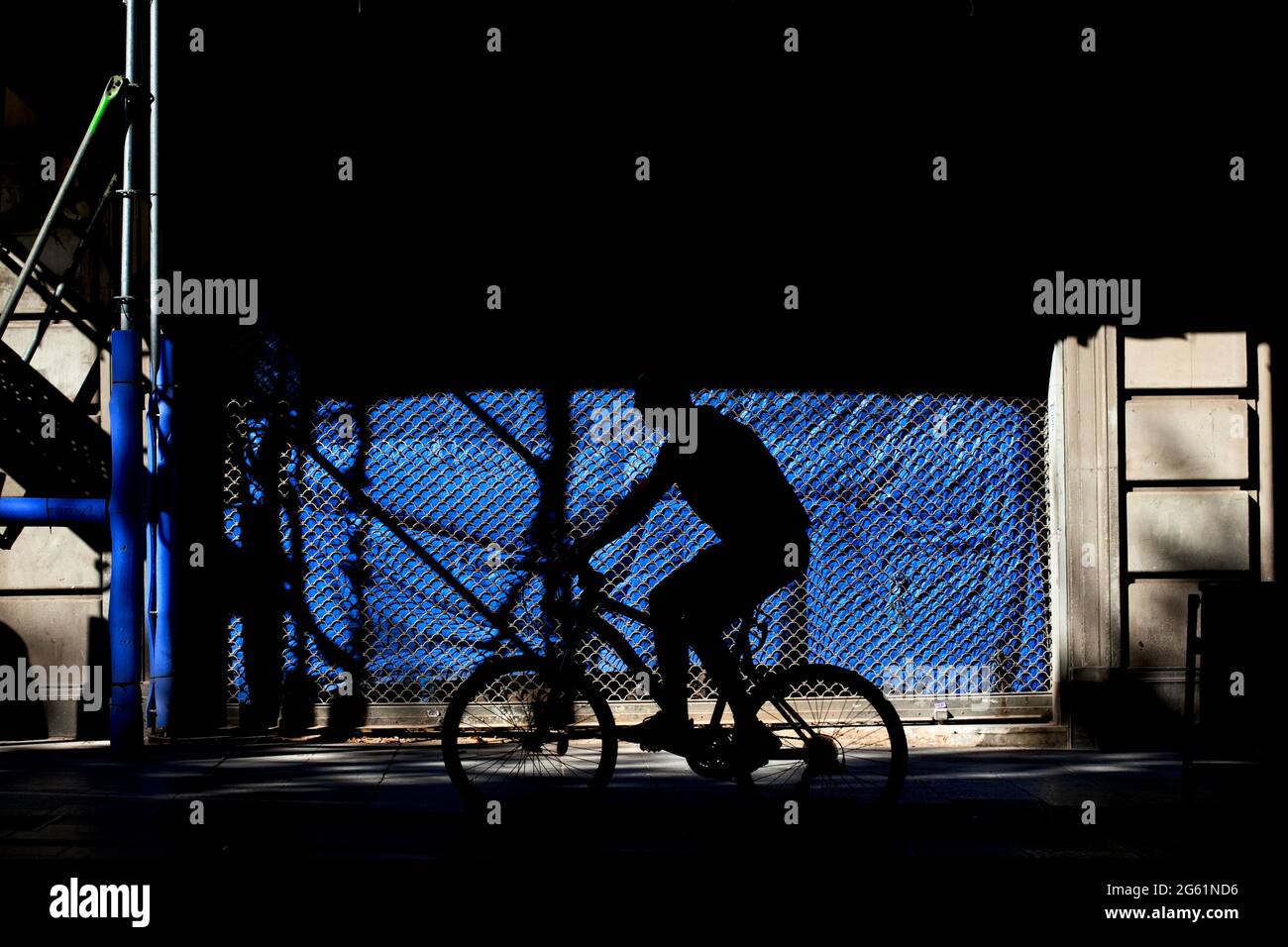 Scaffolding shadow hi-res stock photography and images - Alamy