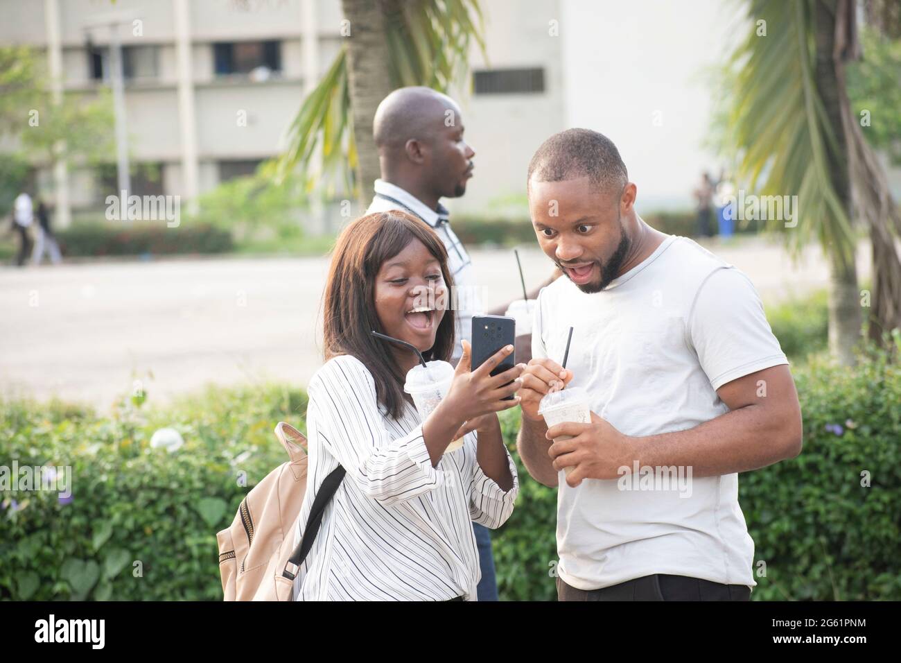 Conversation two people africa hi-res stock photography and images - Alamy