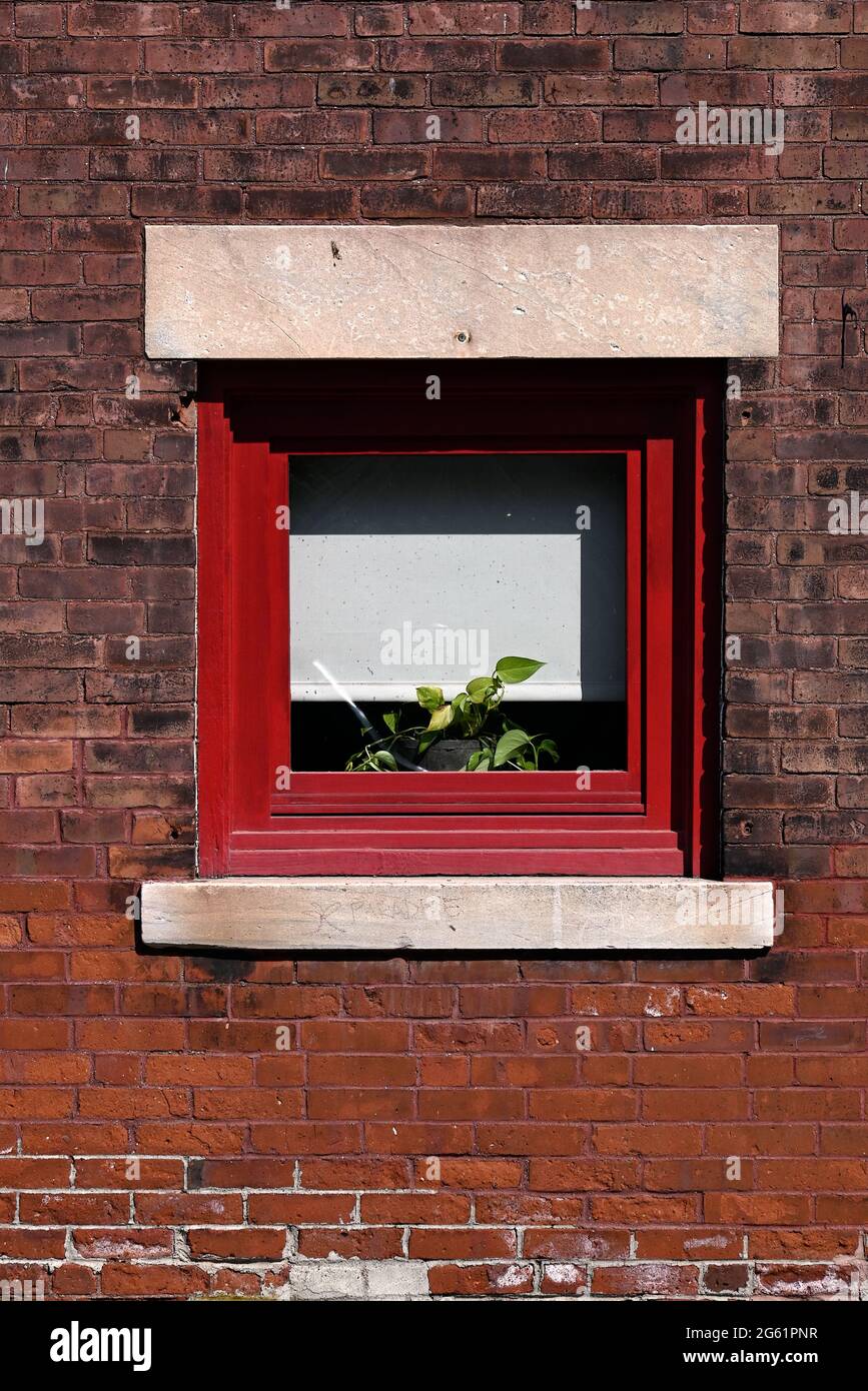 Exterior brick wall window frame hi-res stock photography and images ...