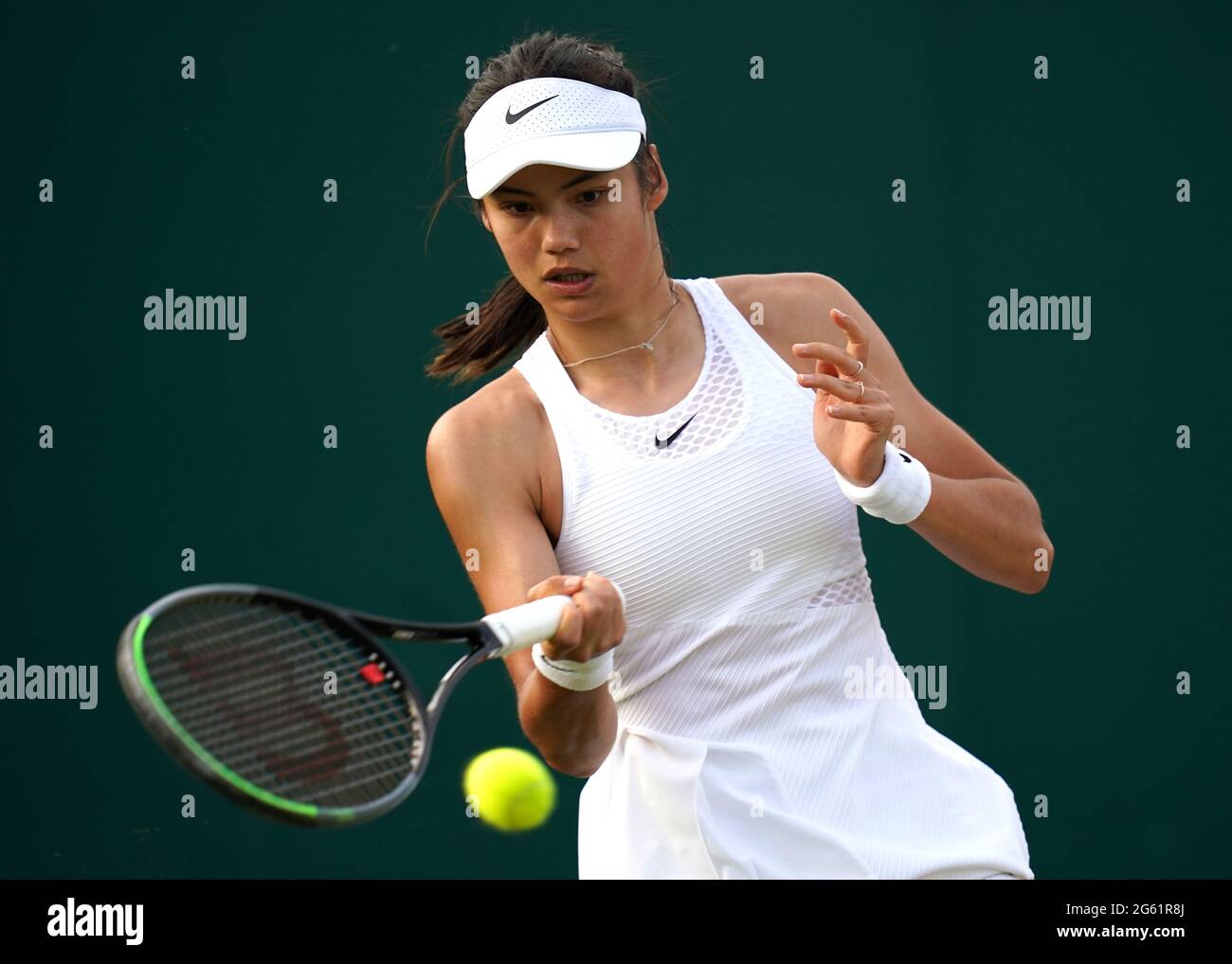 Marketa vondrousova raducanu hi-res stock photography and images - Alamy