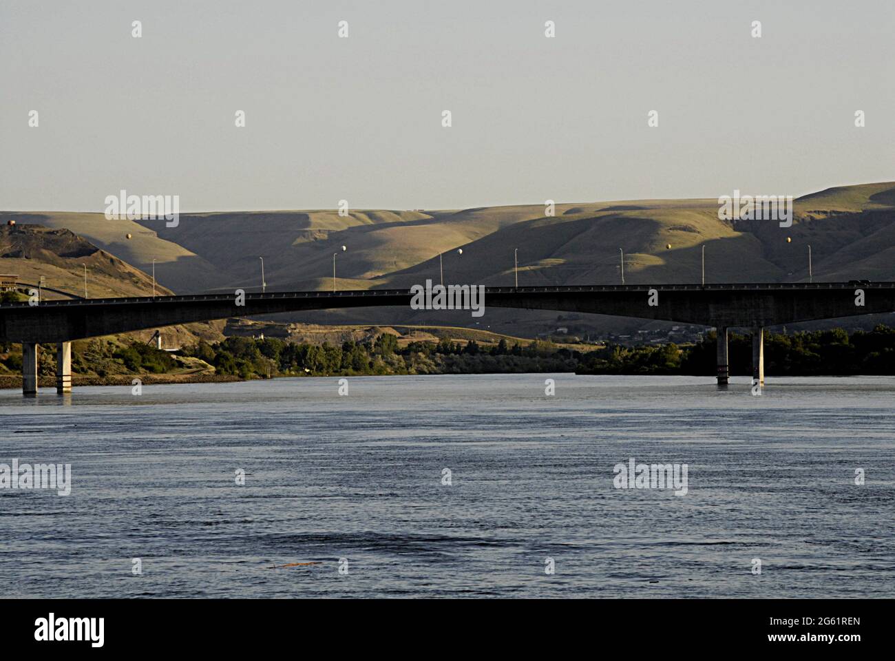 LEWISTON/IDAHO /USA- Concret Canyob bridge over snake river and ...