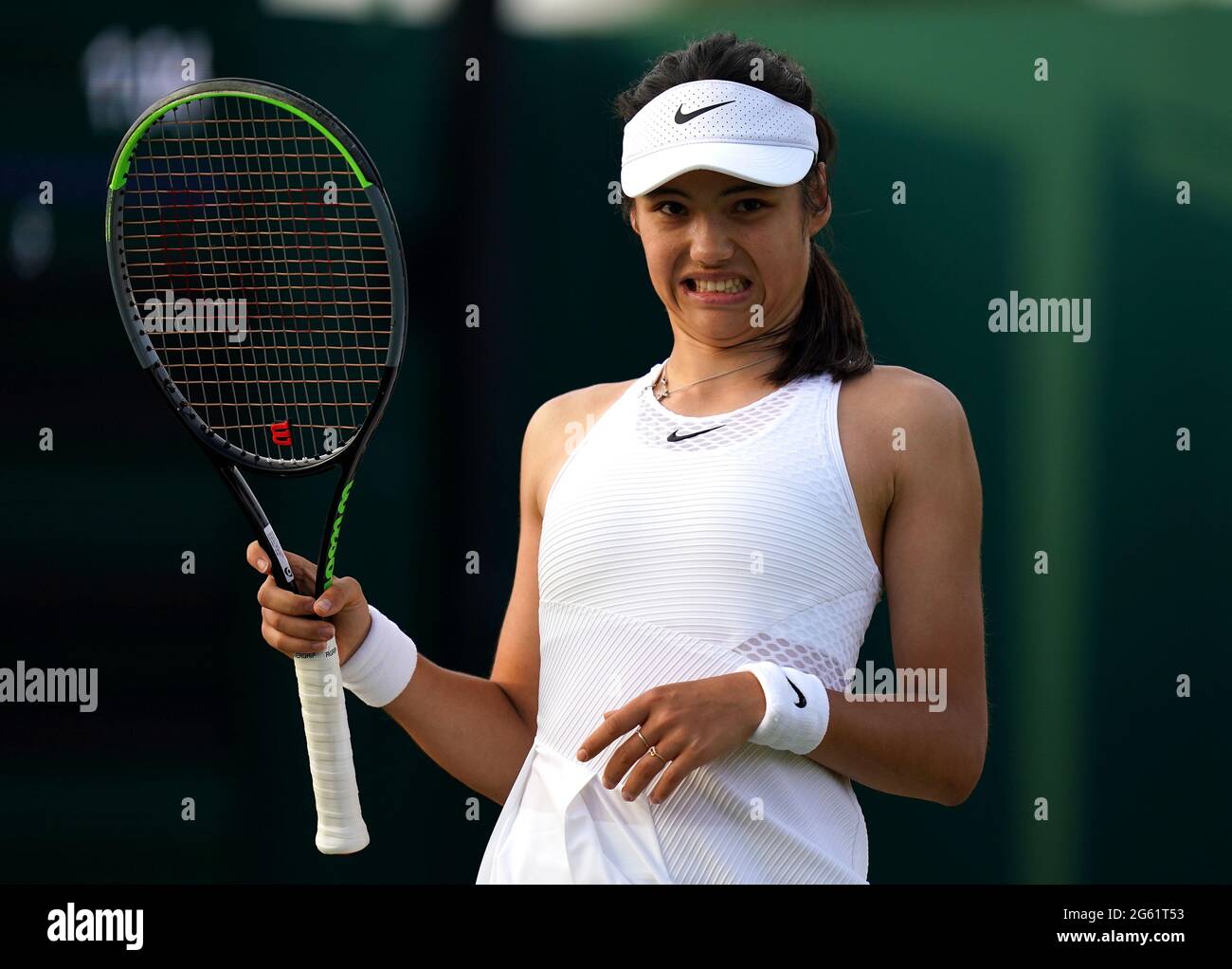 Marketa vondrousova raducanu hi-res stock photography and images - Alamy