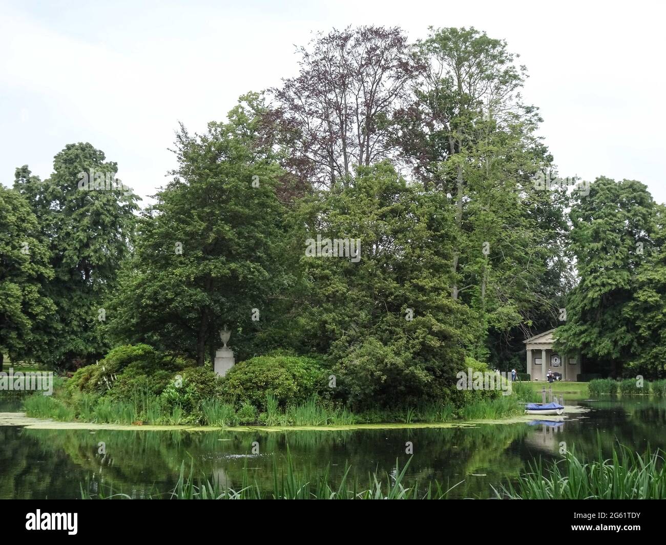 Althorp lake hi-res stock photography and images - Alamy