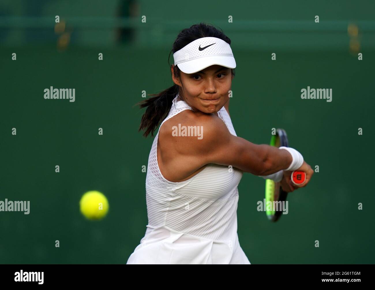 Marketa vondrousova raducanu hi-res stock photography and images - Alamy