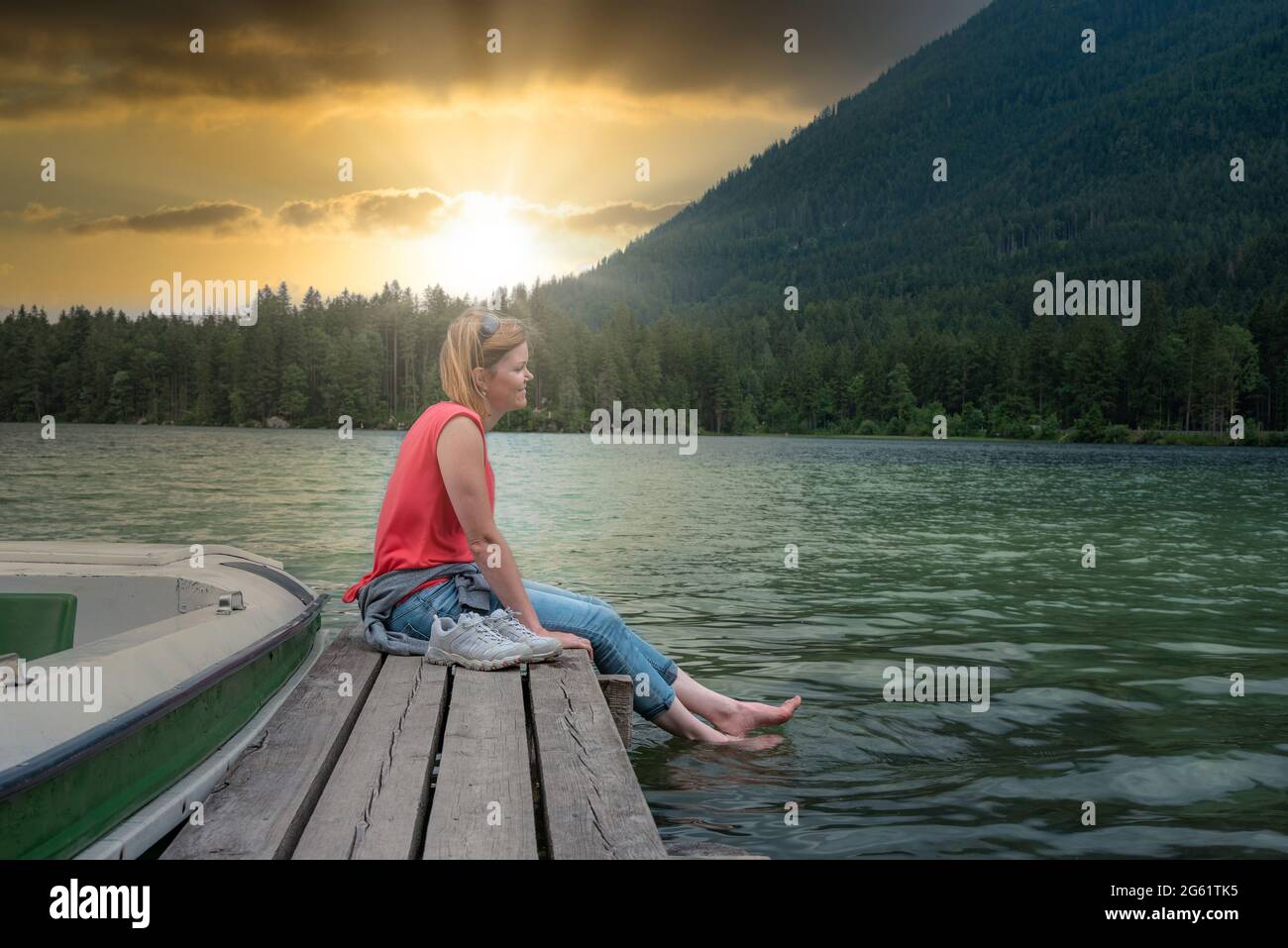 Yoga woman pier beach hi-res stock photography and images - Alamy