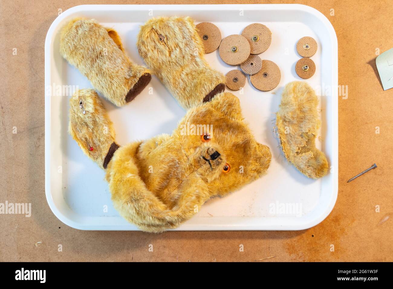 Repair shop programme hi-res stock photography and images - Alamy