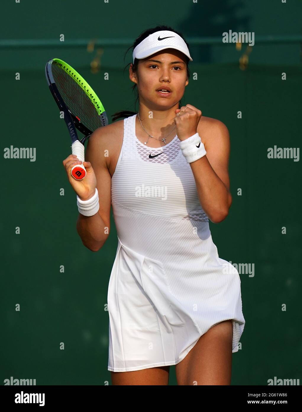 Marketa vondrousova raducanu hi-res stock photography and images - Alamy