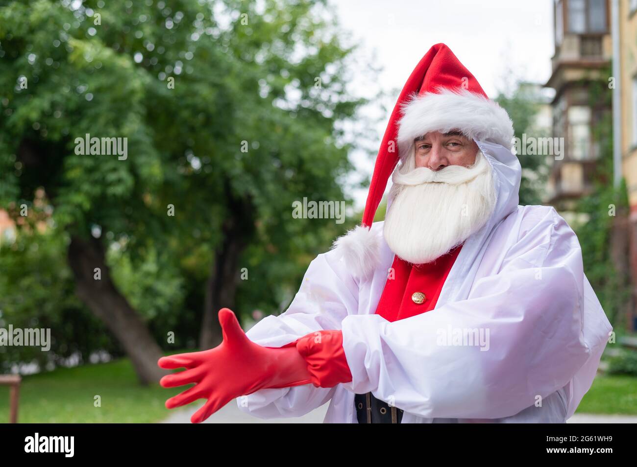 Protective costume hi-res stock photography and images - Alamy