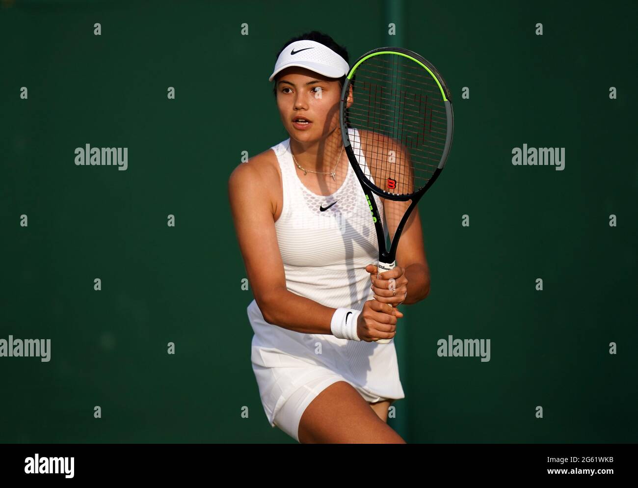 Marketa vondrousova raducanu hi-res stock photography and images - Alamy