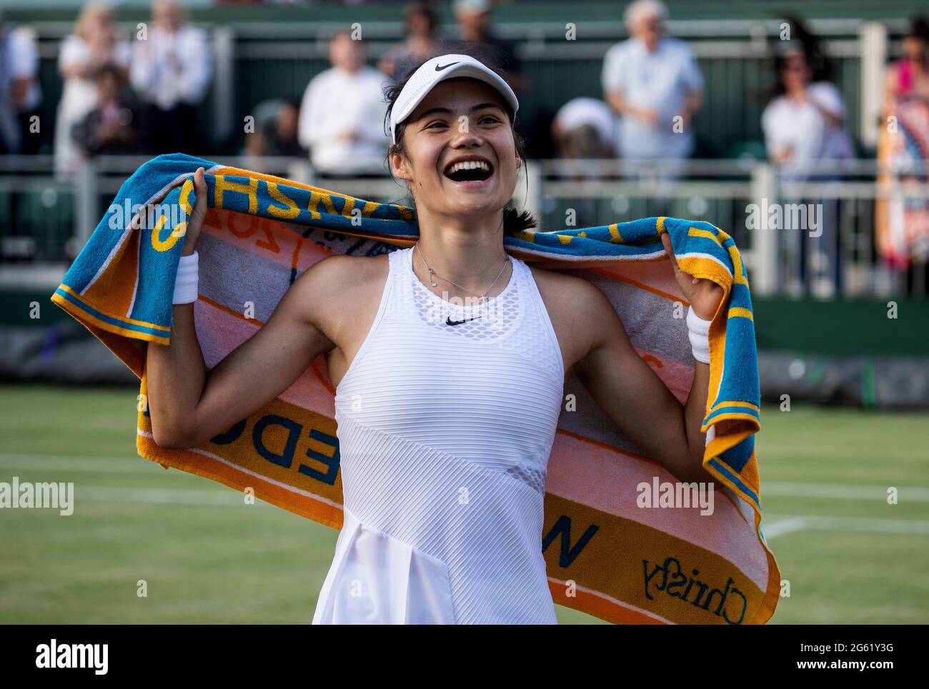 Marketa vondrousova raducanu hi-res stock photography and images - Alamy