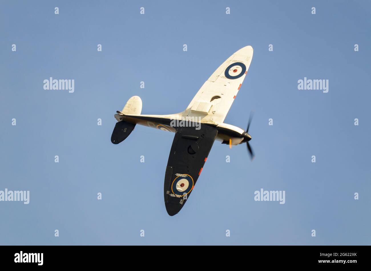 Supermarine Spitfire MkI P9374. WWII Battle of Britain era Spitfire ...