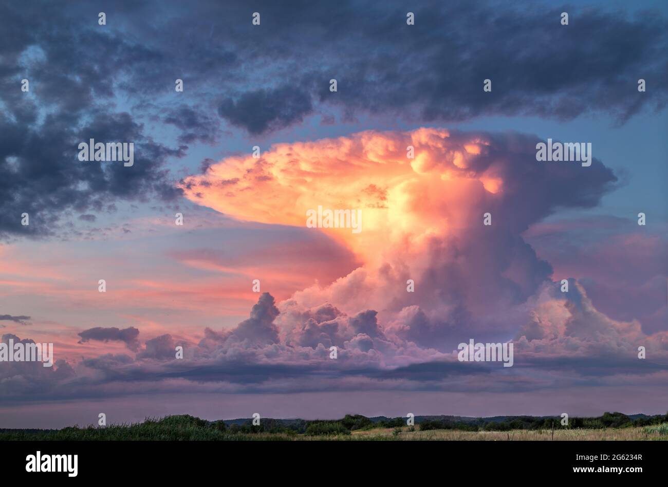 Explosion in form fire hi-res stock photography and images - Alamy