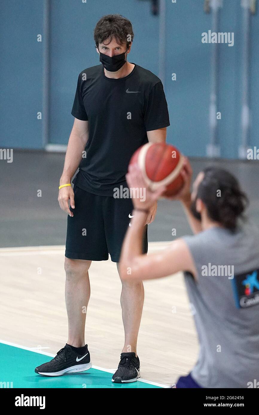 Ricky Rubio's personal trainer, former player Raul Lopez during ...