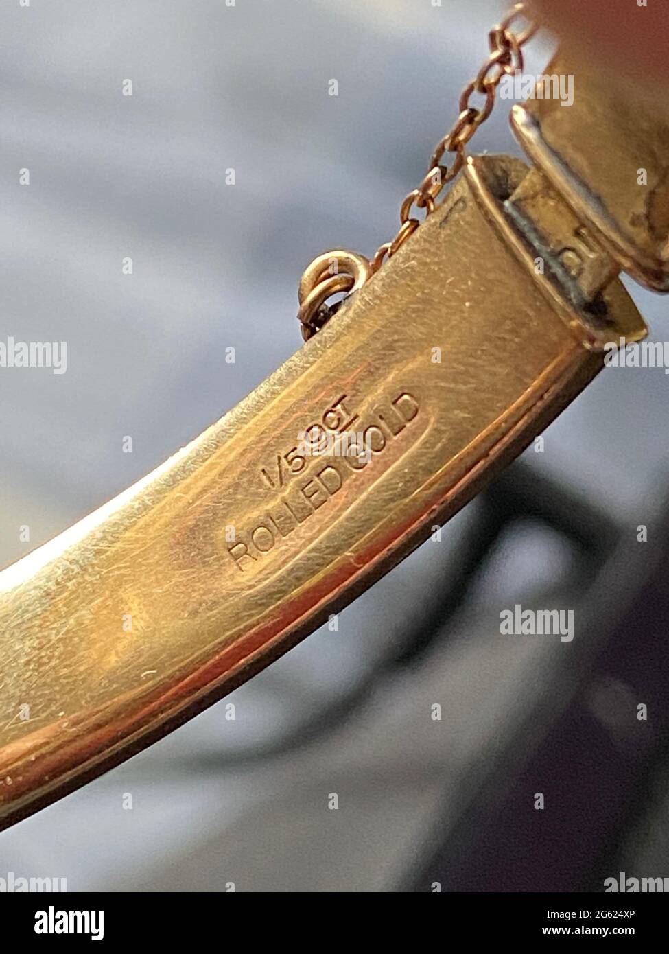 rolled gold hallmark stamp on bracelet 1/5 9ct gold Stock Photo - Alamy