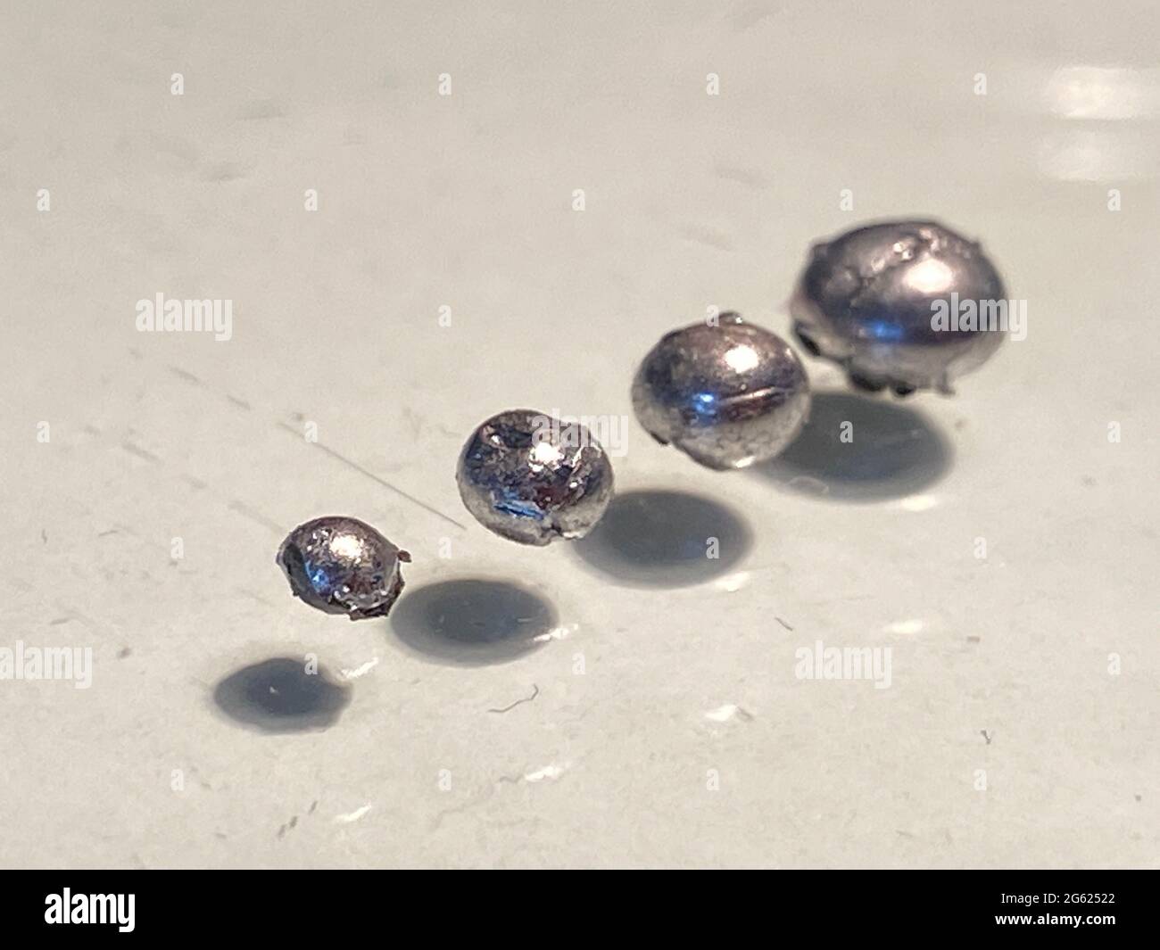 Rhodium metal hi-res stock photography and images - Alamy