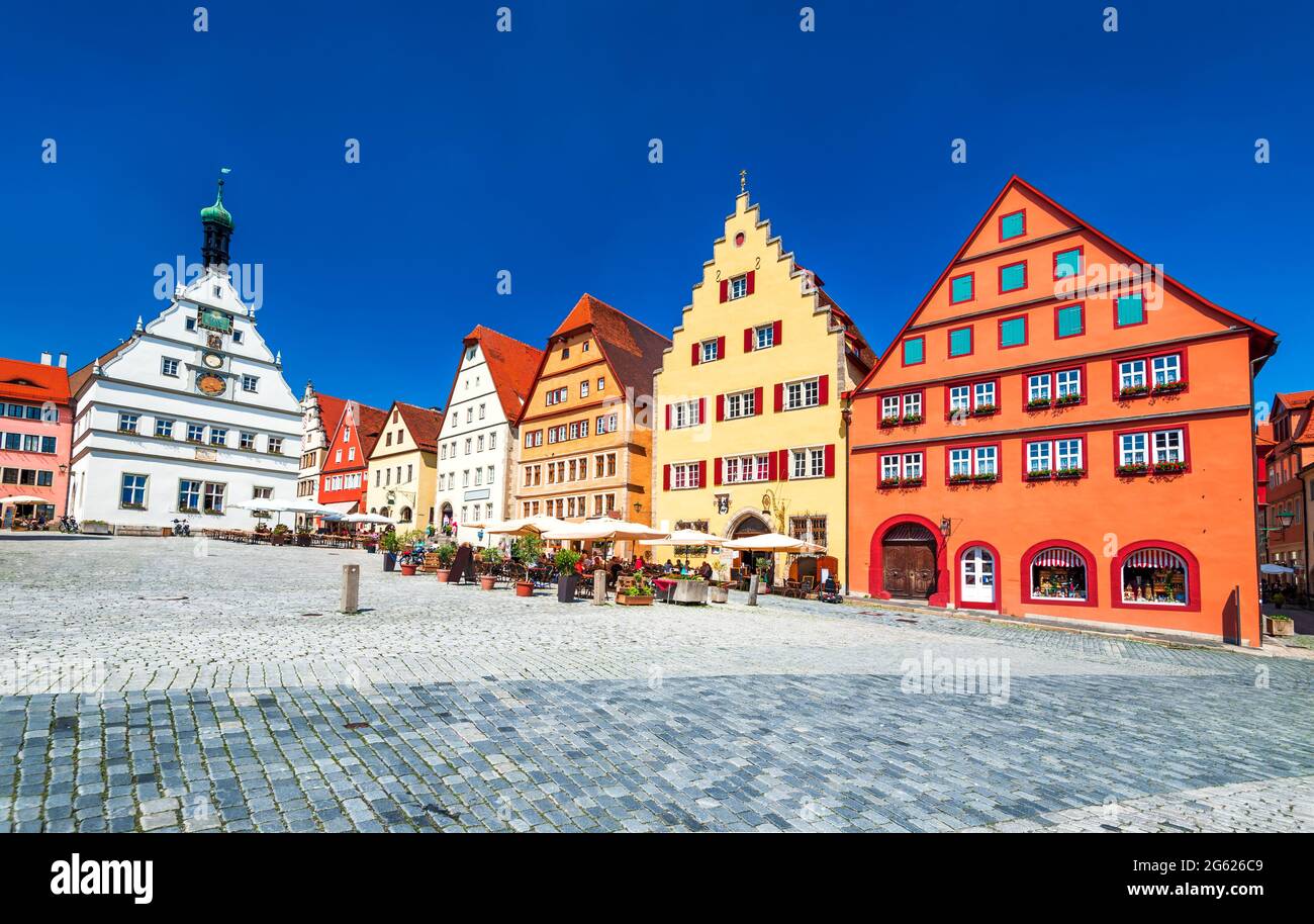 Medieval town square hi-res stock photography and images - Alamy