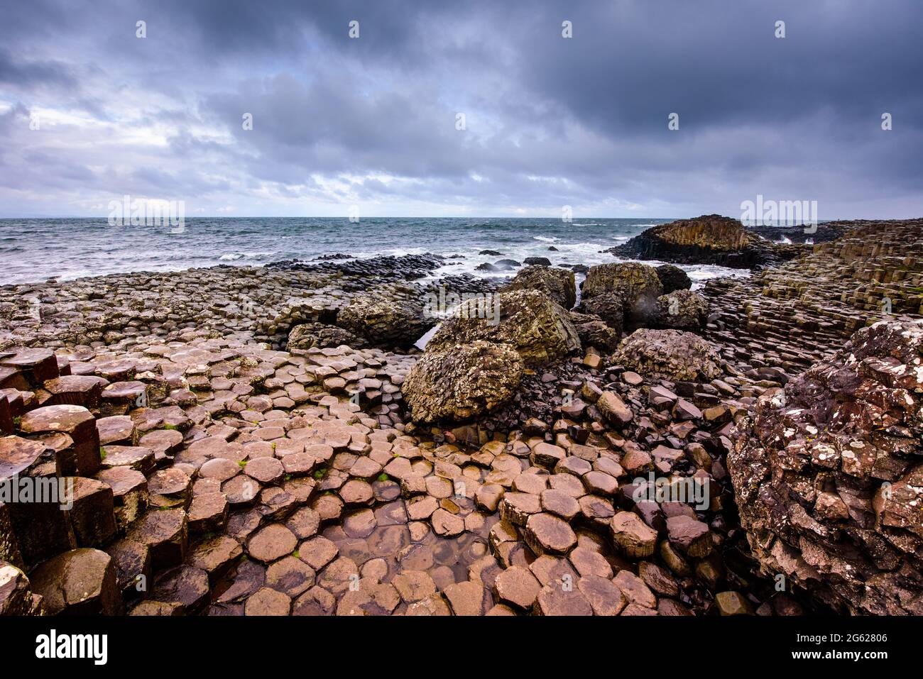 Hexagonal rocks hi-res stock photography and images - Alamy