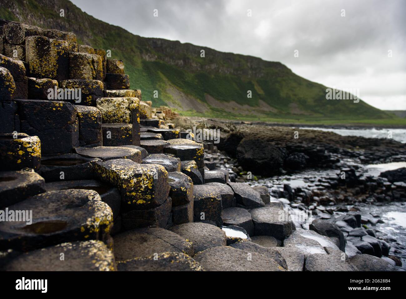 Hexagon rocks hi-res stock photography and images - Alamy