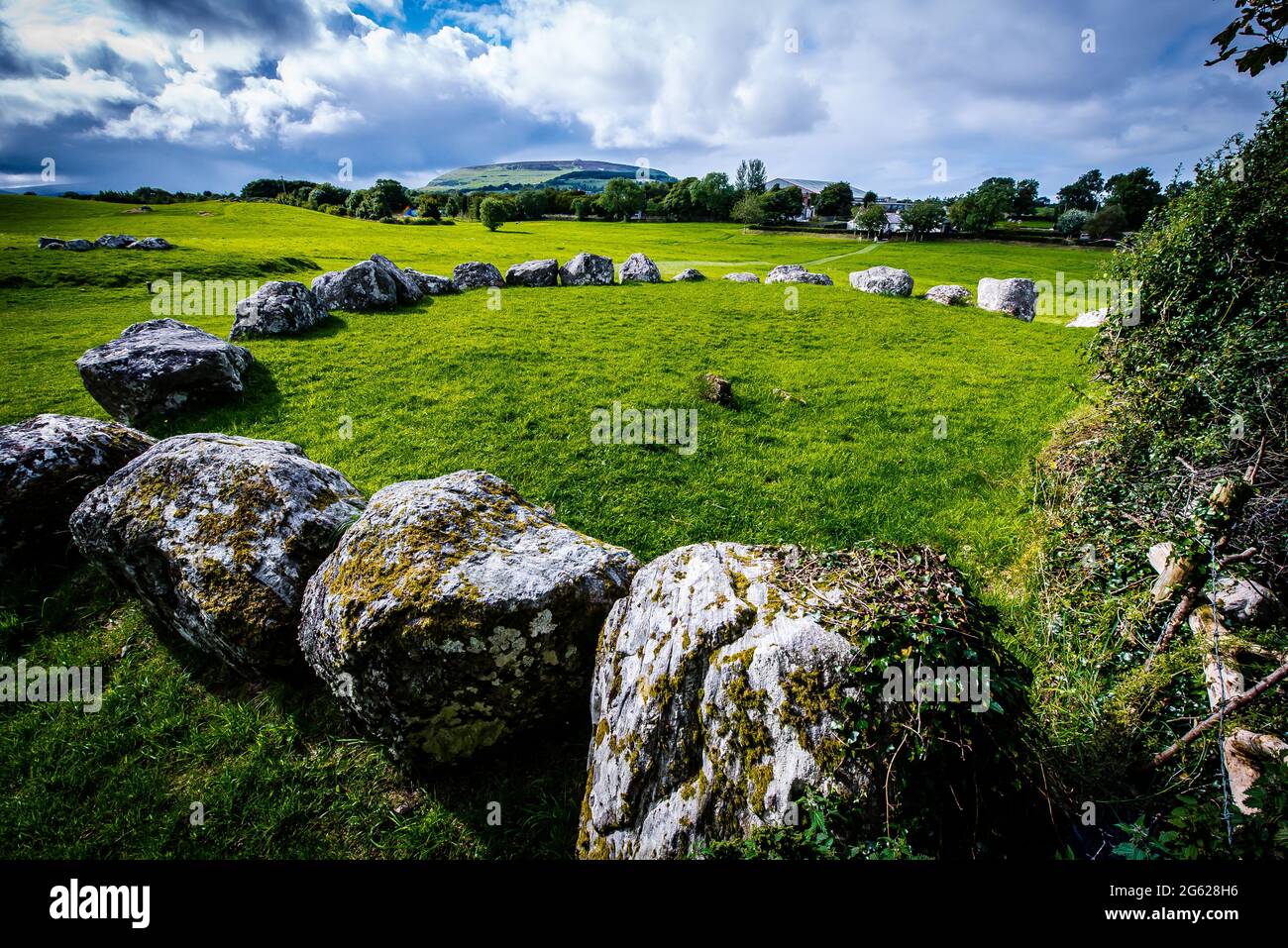 Tombe 57 Carrowmore Megalithic Cemetery Stock Photo - Alamy