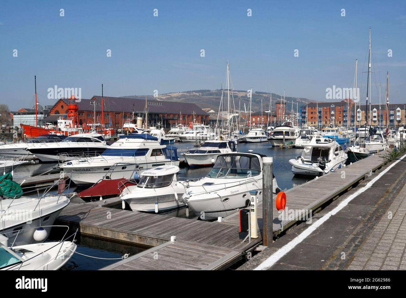 Yachts in swansea marina hi-res stock photography and images - Alamy